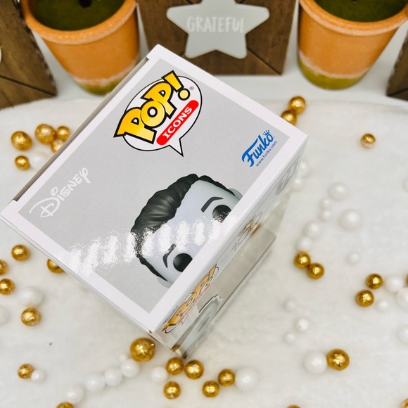 Funko | Other | Funko Pop Disney 0 Walt Disney With Drawing | Poshmark